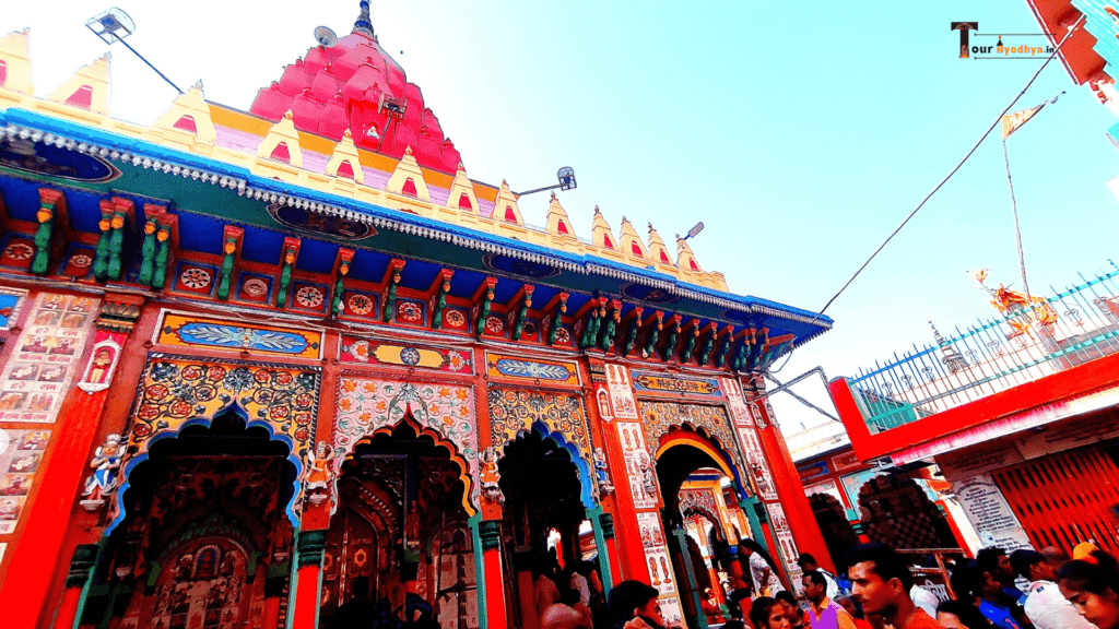 Hanuman Garhi Ayodhya: A Place Of Devotion - Tour Ayodhya